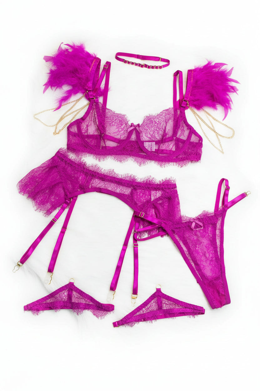 Violetta Luxe Feather Garter Ensemble – Lace & Gold Chain Set – StylinArts